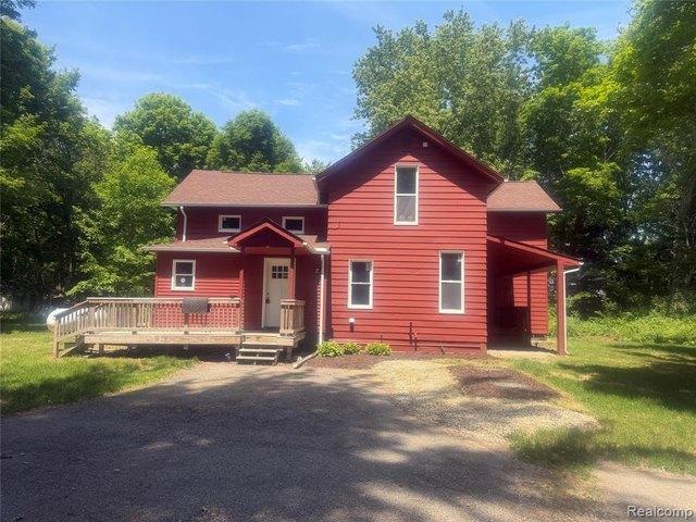 8566 Fostoria Rd, Watertown Township, MI 48435