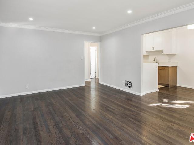 8567 Holloway Dr, Unit 1, West Hollywood, CA 90069 | Compass