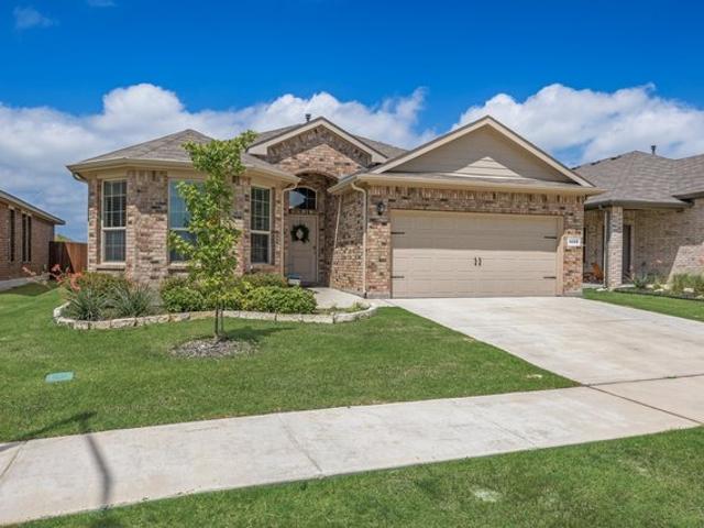 8569 Big Apple Dr, Fort Worth, TX 76179