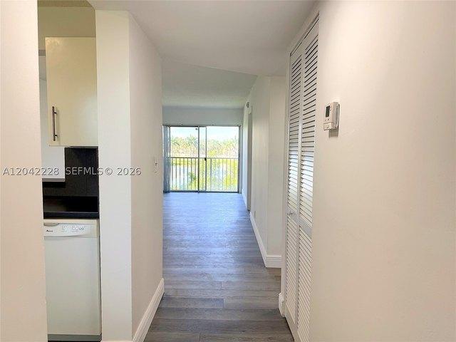 8560 N Sherman Cir Apt 302, Miramar, FL 33025