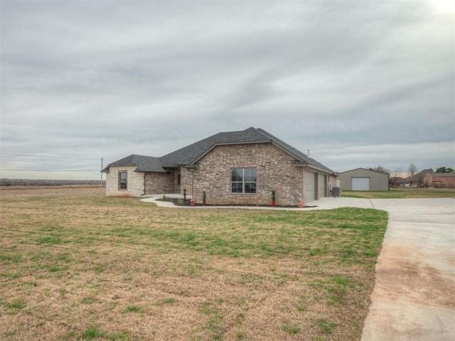 8561 Oak Tree Circle