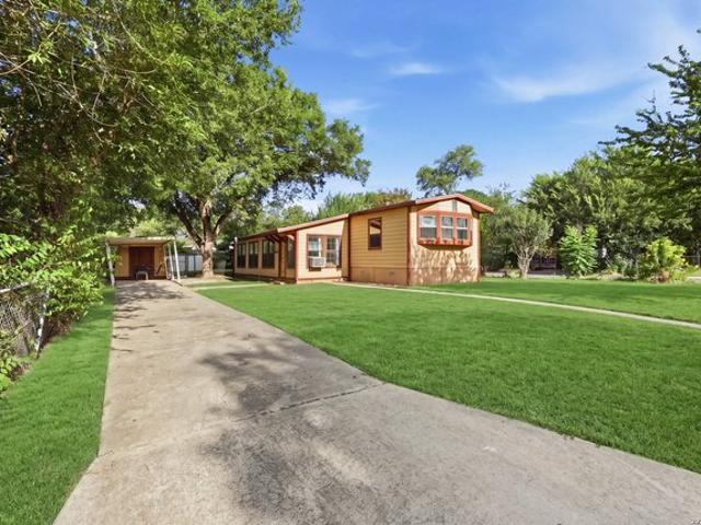 8561 Braewick Dr, San Antonio, TX 78239