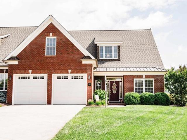 8561 Whistling Straits Dr, Radford, VA 24141