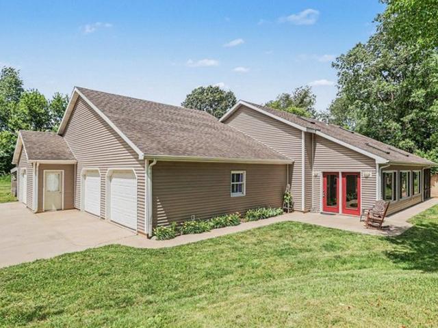 8563 G Dr S, Ceresco, MI 49033