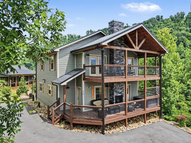 856 Crest View Drive