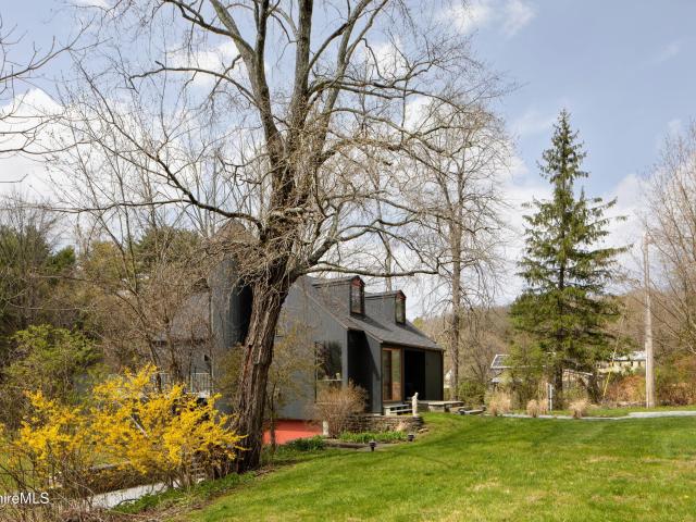 856 Barnum St, Sheffield, MA 01257 | MLS #249330 | Compass