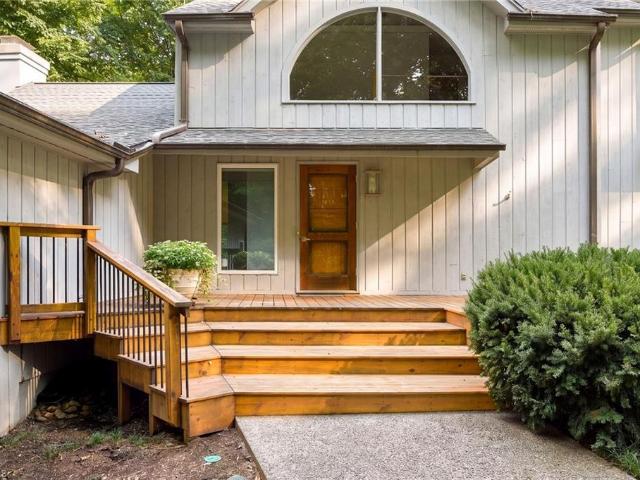 856 Buttonwood Drive