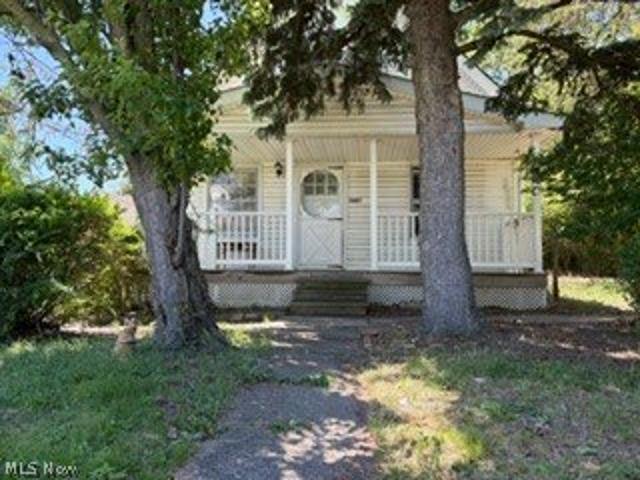 856 E 210th St, Euclid, OH 44119