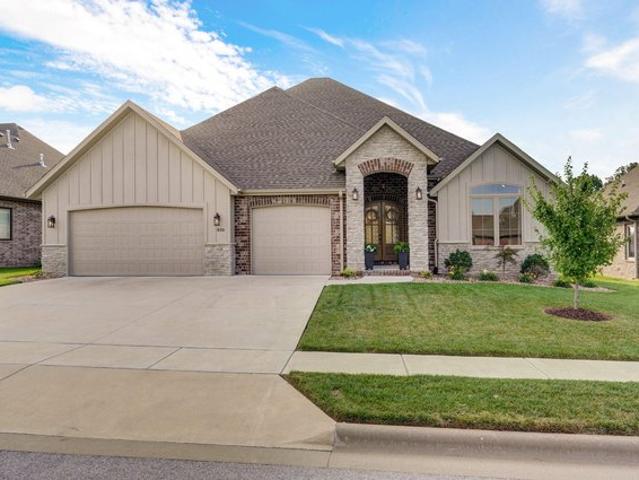 856 E Edenmore Cir, Nixa, MO 65714