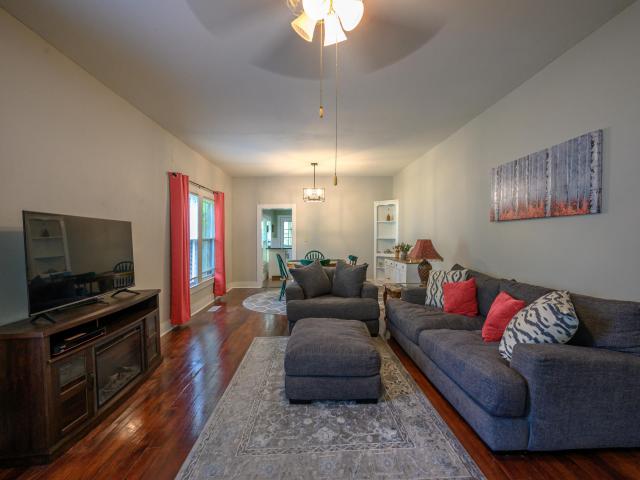 856 S Broad