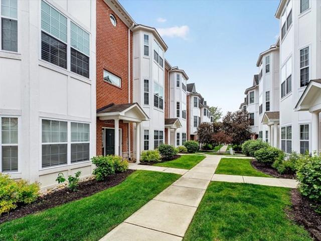 856 S Park Trail Dr, Carmel, IN 46032