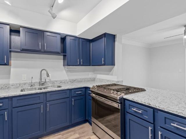 856 Saint Charles Avenue NE 3