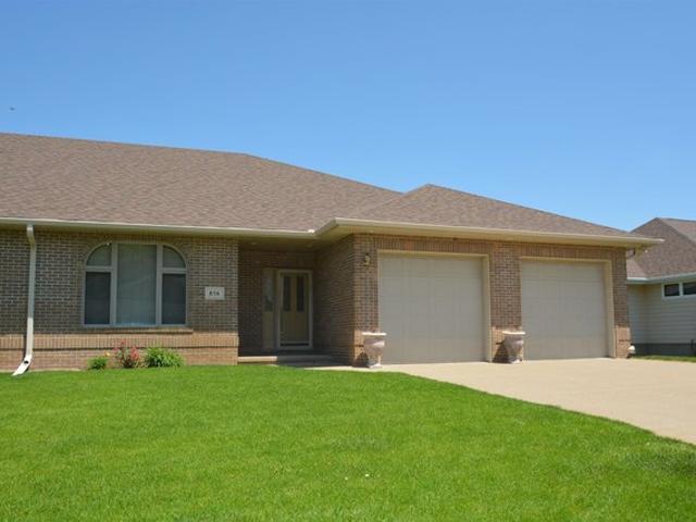 856 Springbrook Dr, Hinton, IA 51024