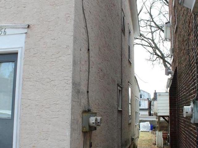 856 Queen Street