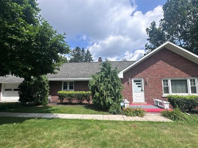 856 W 50th St, Erie, PA 16509