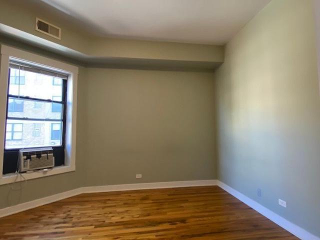856 W Montrose Ave 2A, Chicago, IL