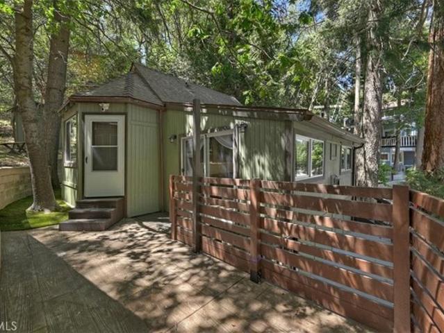 856 Virginia Ct, Lake Arrowhead, CA 92352