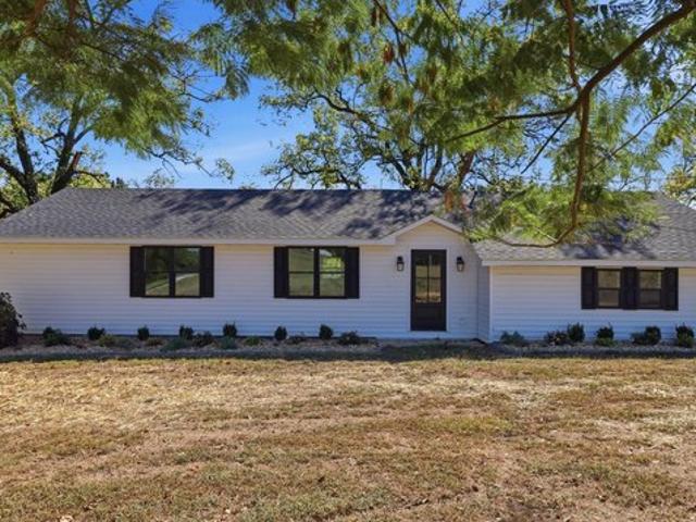 8574 County Road 6890, West Plains, MO 65775