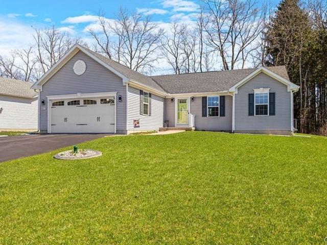 8577 Cobalt Dr, Cicero, NY 13039