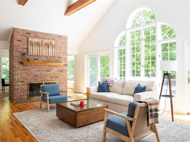 8579 New Suffolk Ave, Cutchogue, NY 11935