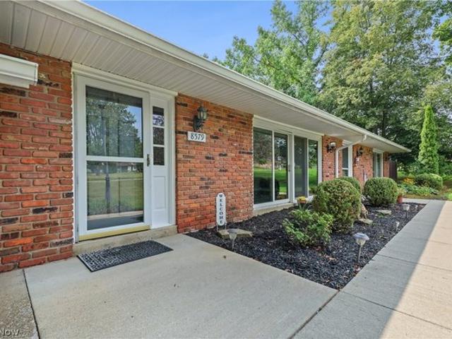 8579 Tanglewood Trl, Chagrin Falls, OH 44023