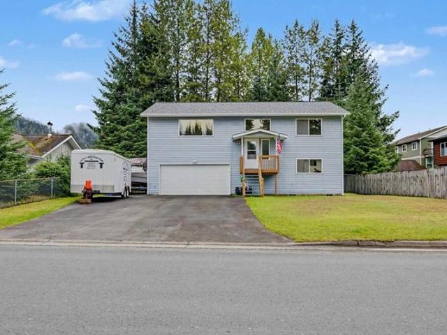 8570 Forest Ln, Juneau, AK 99801