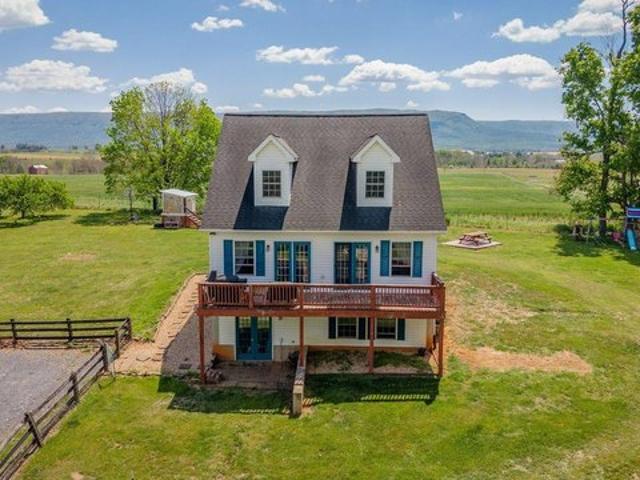 8570 S Middle Rd, Mount Jackson, VA 22842