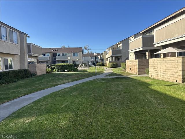 8571 La Salle 49