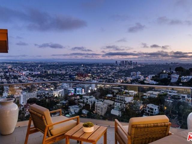 8572 Hillside Ave, Los Angeles, CA 90069