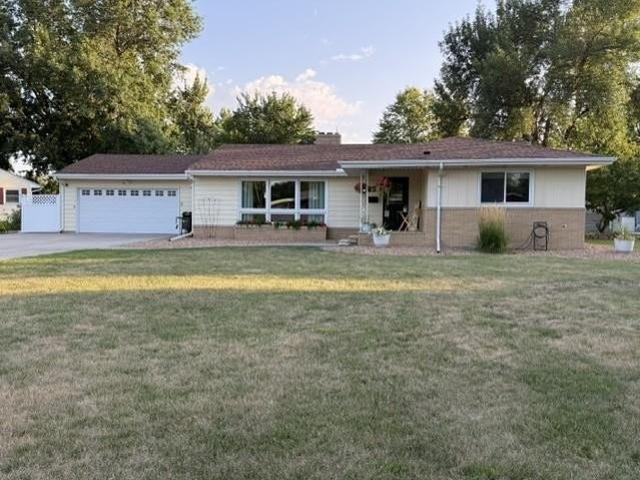 857 3rd St N, Wahpeton, ND 58075