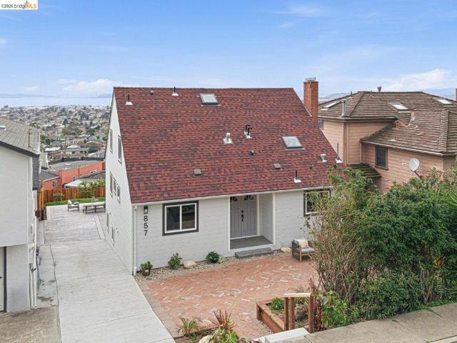 857 Balra Dr