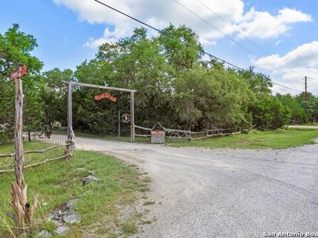 857 Derrick Dr