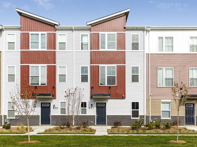 857 Finley Dr, Aurora, IL 60504