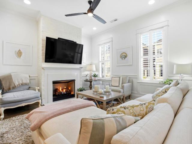 857 Iris St. C