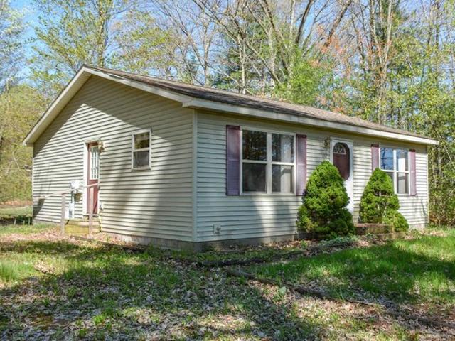 857 Maryjo Dr, Traverse City, MI 49686