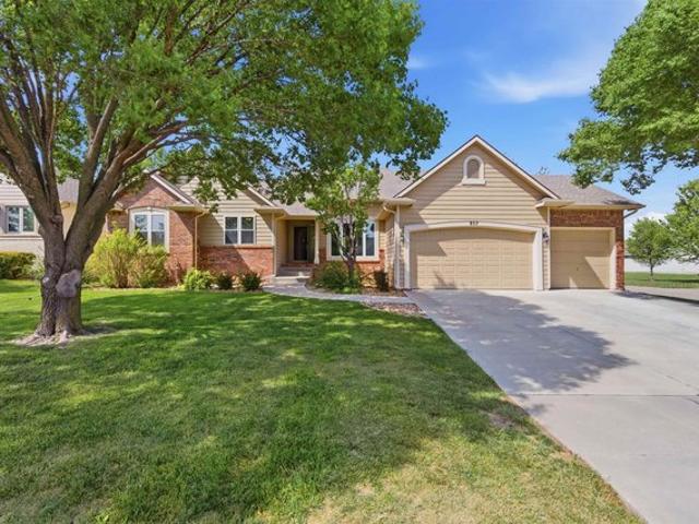 857 N Crest Ct, Wichita, KS 67206
