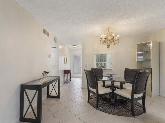 857 Worcester Ln Apt B, Lake Worth, FL 33467