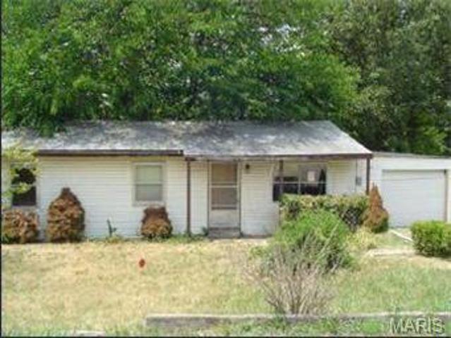 857 Twin Oak Dr, Hillsboro, MO 63050