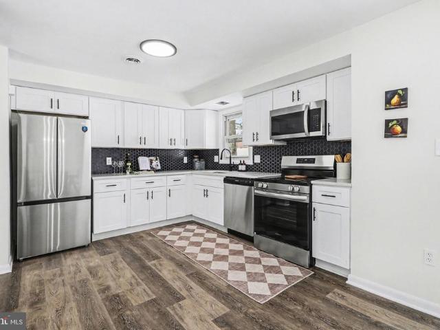 857 Twin Oaks Drive