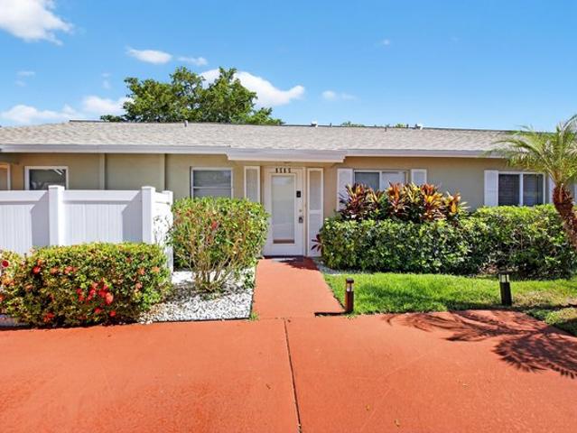 8585 Dreamside Ln, Boca Raton, FL 33496