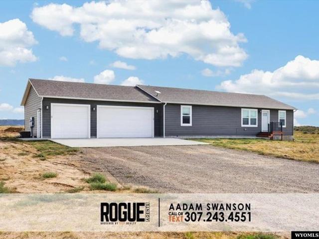 8585 Jade St, Evansville, WY 82636