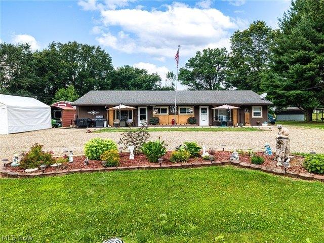8585 8 Manchester Ave NW, Canal Fulton, OH 44614