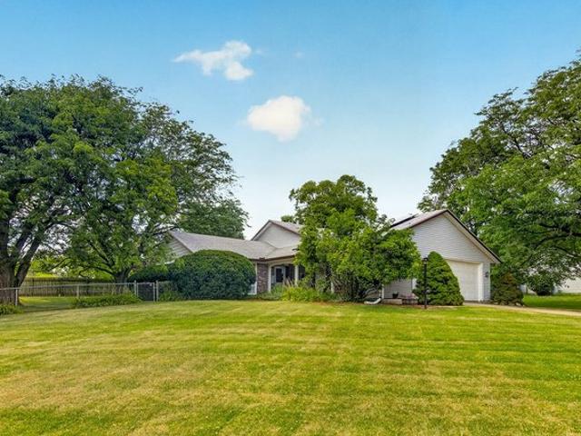 8586 Yellowstone Dr, Byron, IL 61010