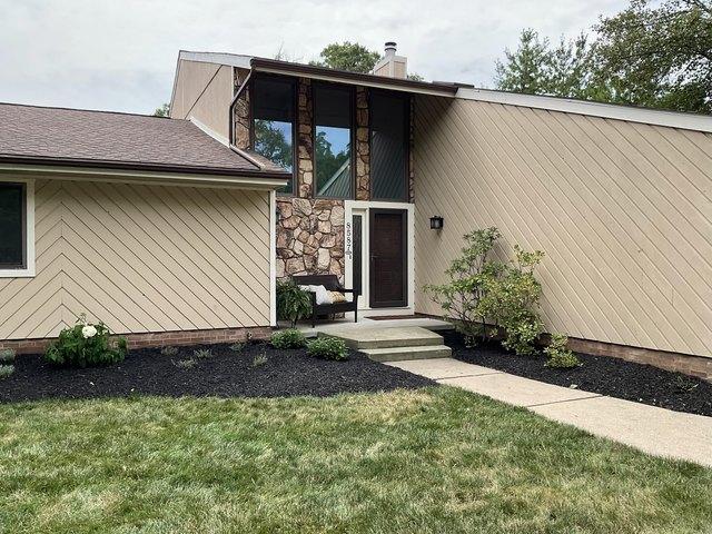 8587 Stout Ave, Grosse Ile, MI 48138