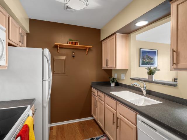 858 1st Ave N # 858