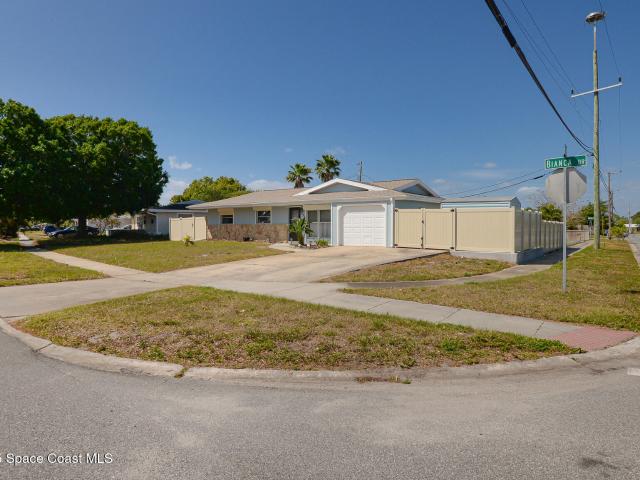 858 Bianca Dr NE, Palm Bay, FL 32905 | MLS #1051
