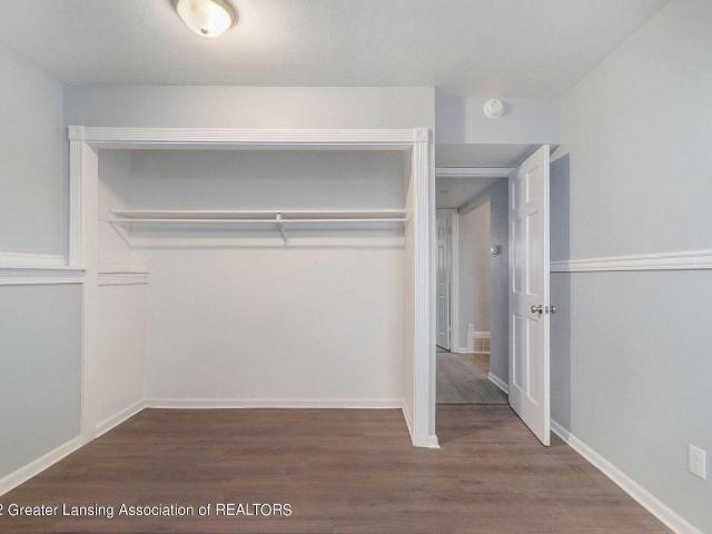 858 E Greenlawn Ave 2 Bedroom Apartment for Rent at 858 E Greenlawn Ave, Lansing, MI 48910 Old Everett