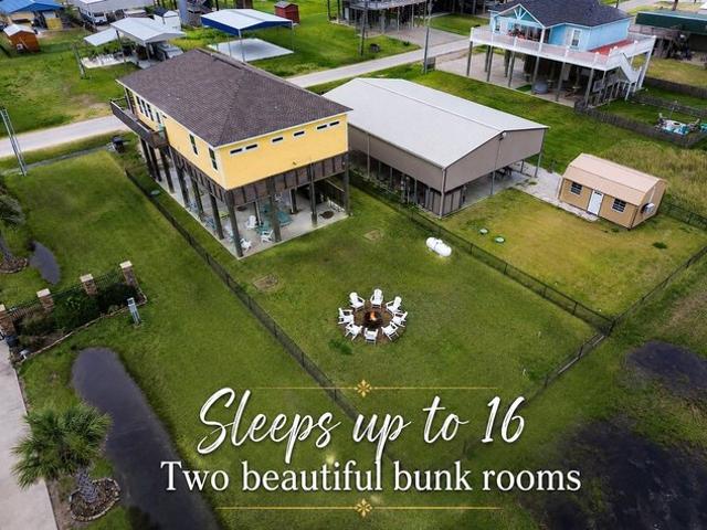 858 East Rd, Crystal Beach, TX 77650