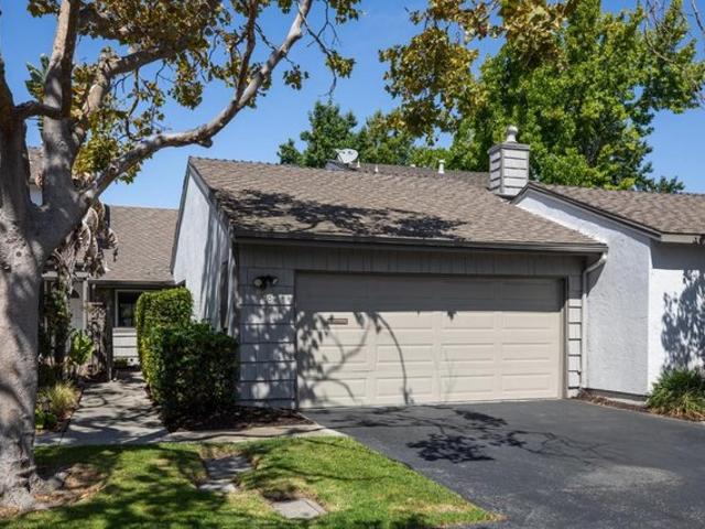 858 Erickson Ln, Foster City, CA 94404