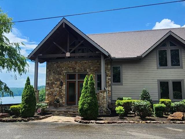 858 Harbor Green Pl, Sparta, TN 38583